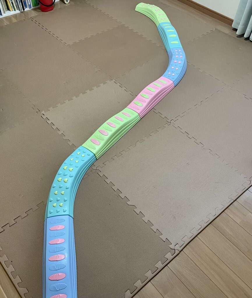 【おすすめ】RiZKiZのバランス平均台！バランスストーンと違う？ - えぬけいママのワンオペ子育てブログ